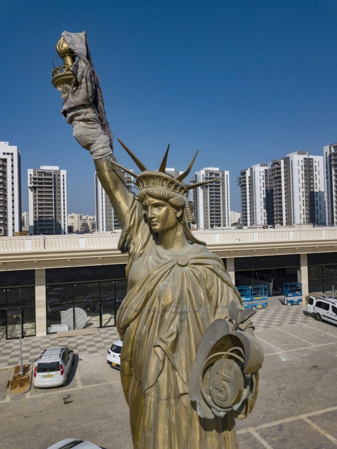 Lesser-Known Replicas of the Statue of Liberty Around the World • Over ...