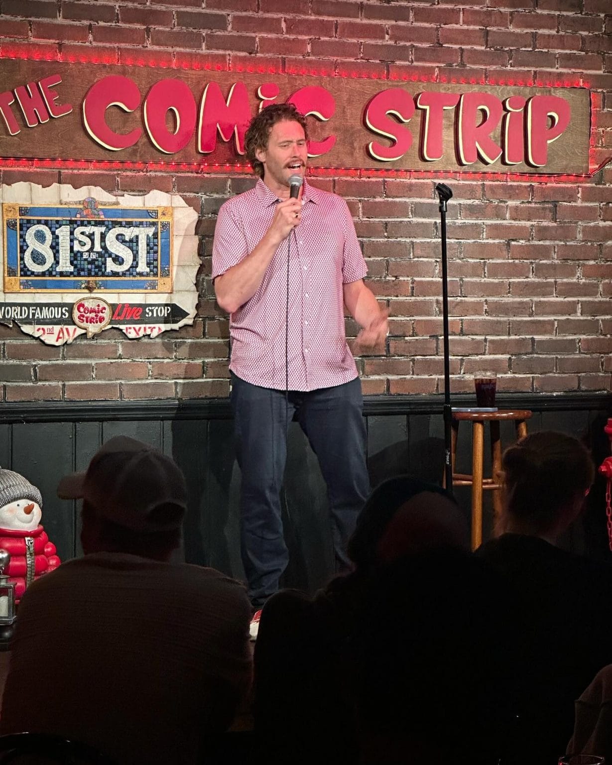 Stand-Up Comedy in NYC: 15+ Best Clubs to Visit in 2025 • Over Here New ...