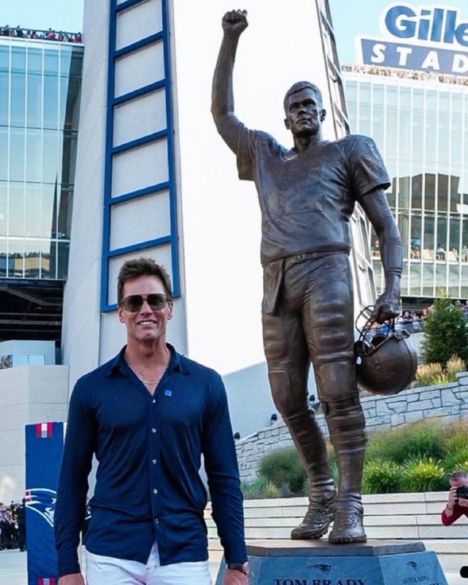 Tom Brady's Bronze Statue Unveiled at Gillette Stadium to Celebrate His ...