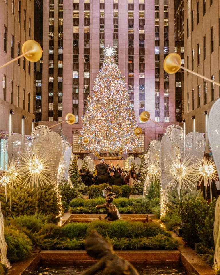 The Rockefeller Tree Lighting 2025: A New Yorker's Guide to Seeing It ...