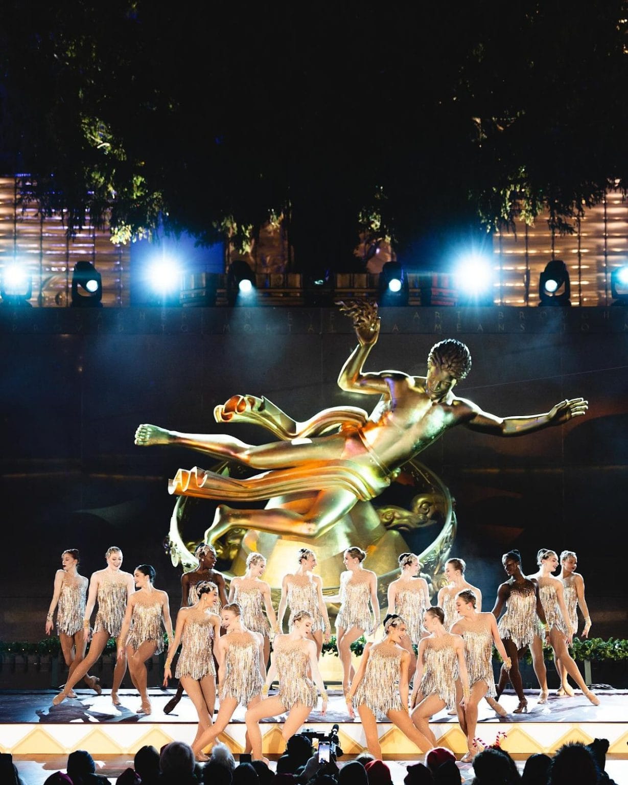 15+ Best Christmas Shows NYC 2025 (Rockettes, Nutcracker & More) • Over ...